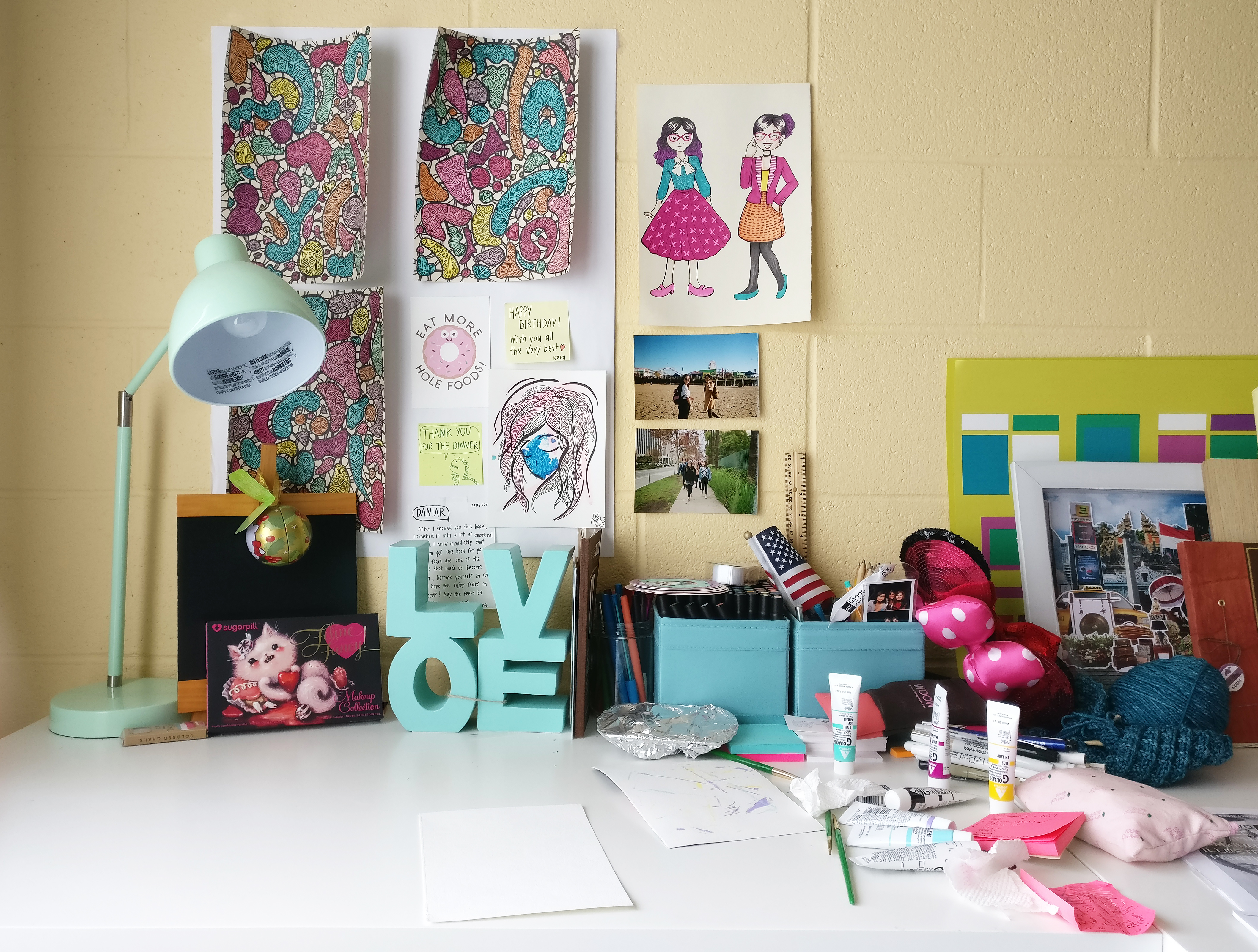 Messy Work Station – Desain by Daniar